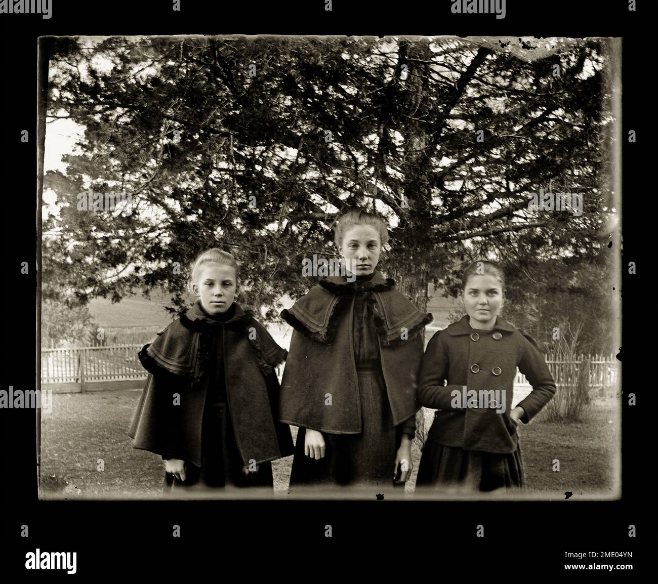 Victorian-era Girls Wearing Winter Cloaks, Circa 1890 Stock Photo - Alamy