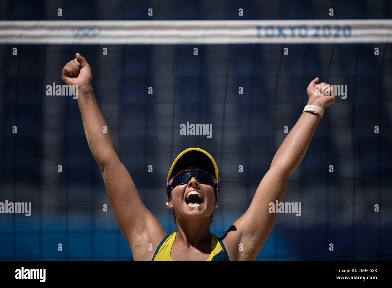 Mariafe Artacho del Solar, of Australia, celebrates winning a women's ...