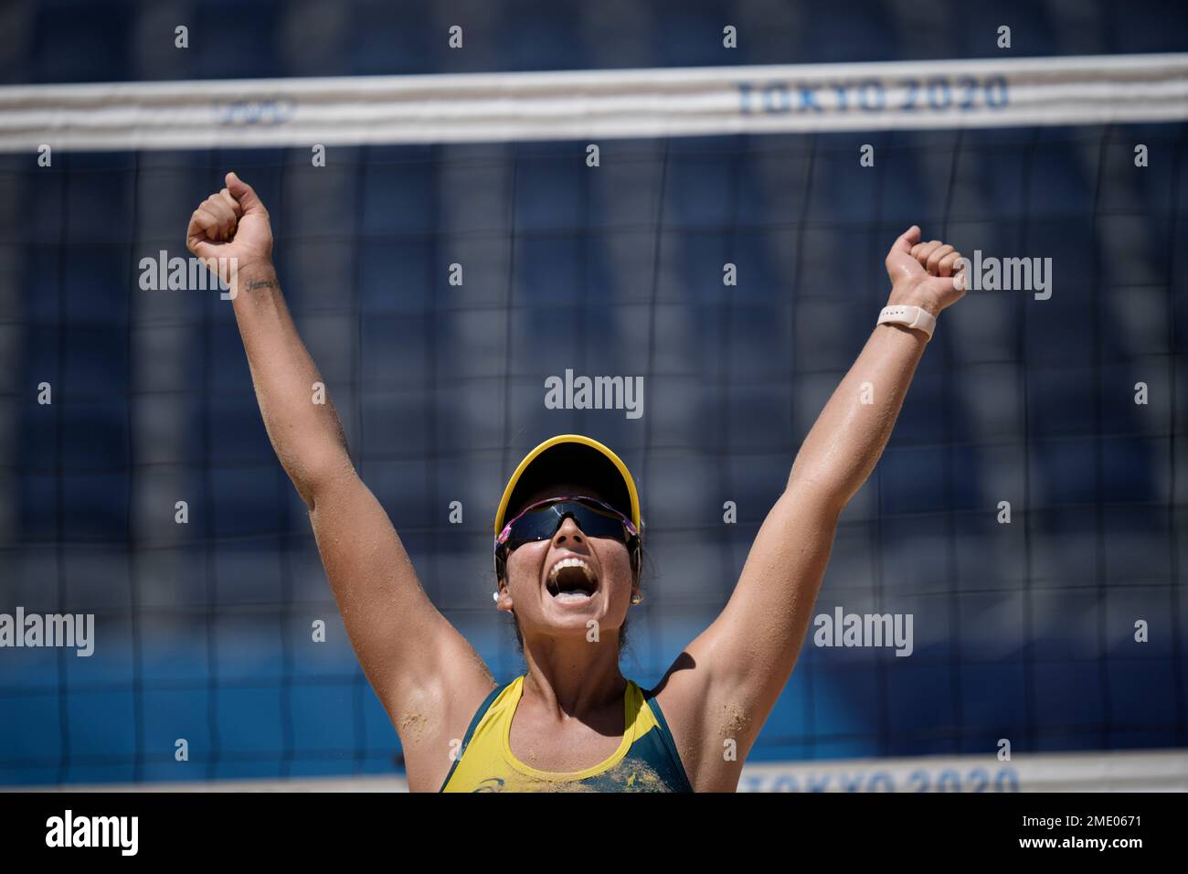 Mariafe Artacho del Solar, of Australia, celebrates winning a women's ...
