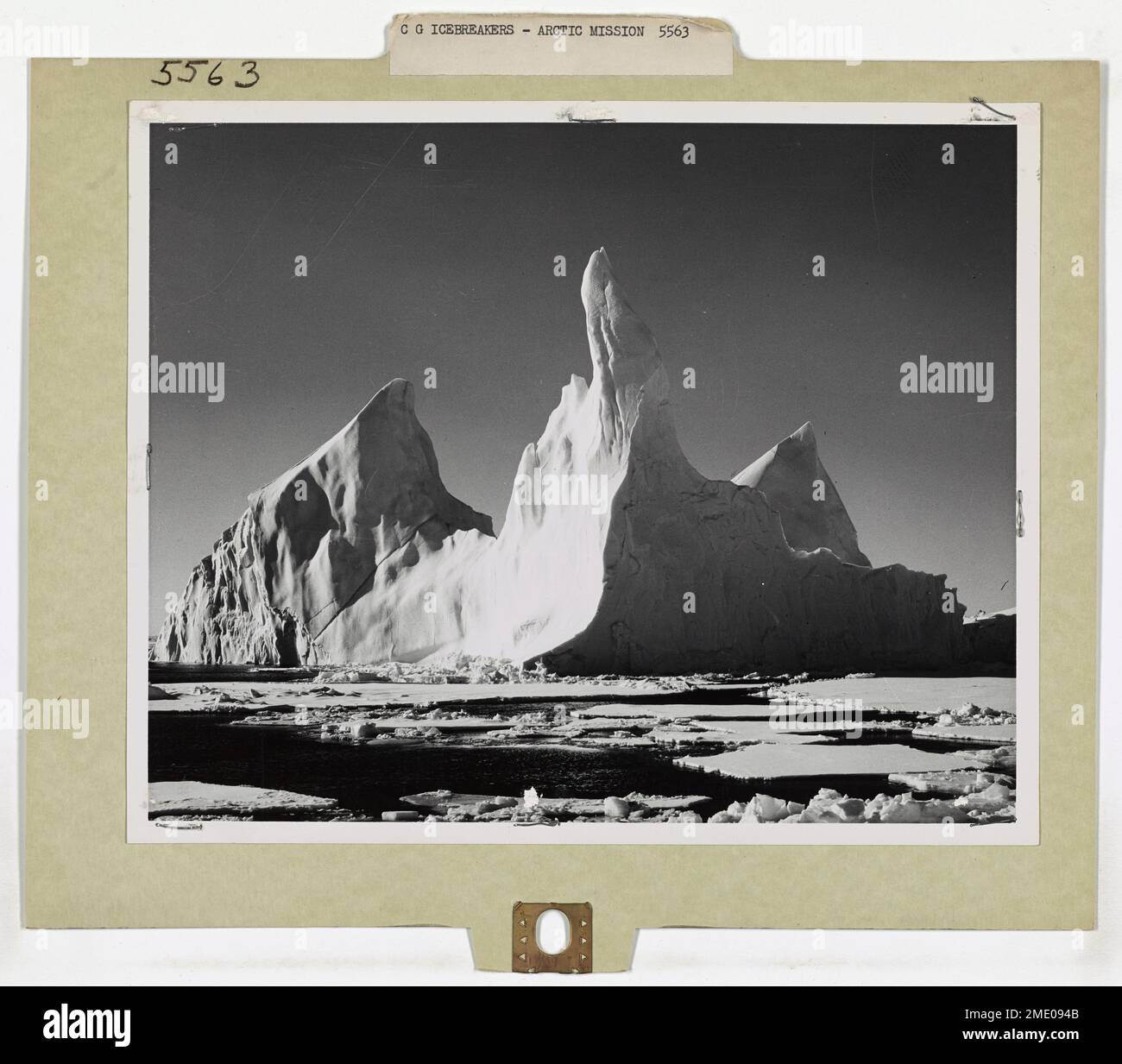 The U.S. Coast Guard Cutter Eastwind aids a Navy task group in Arctic ...