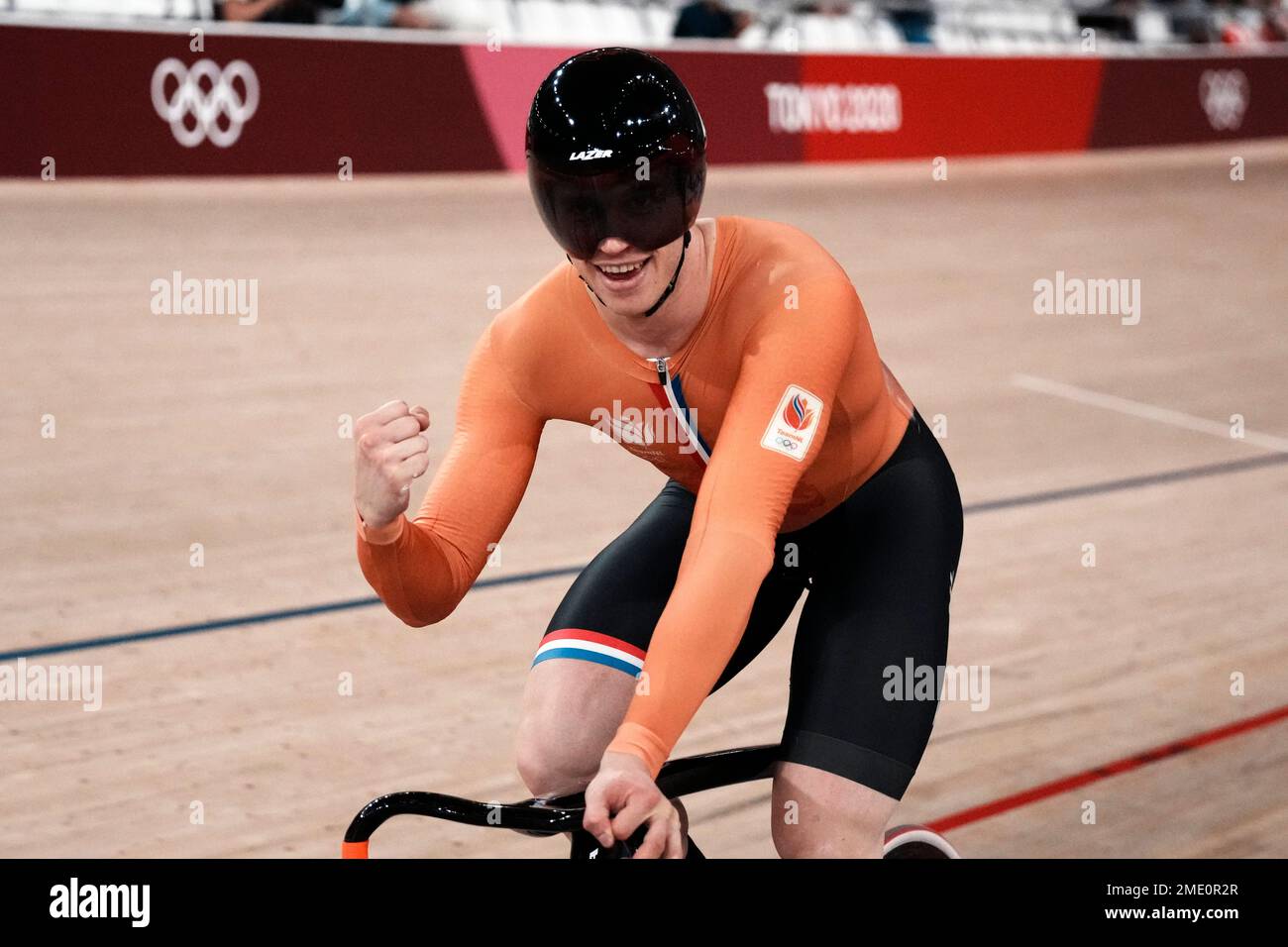 Harrie Lavreysen of Team Netherlands celebrates after winning gold ...