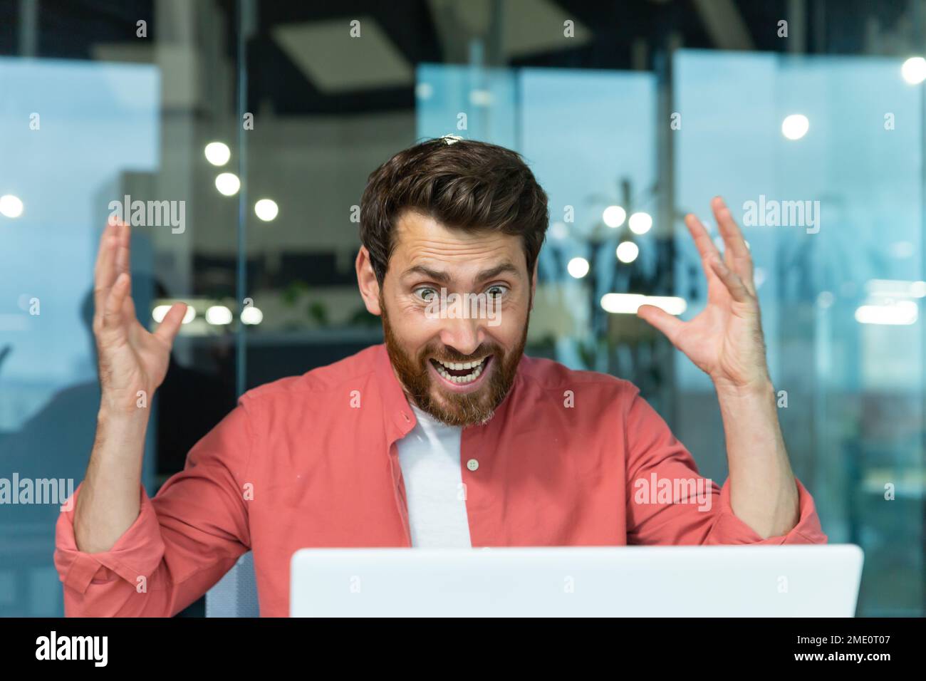 Angry boss computer hi-res stock photography and images - Alamy