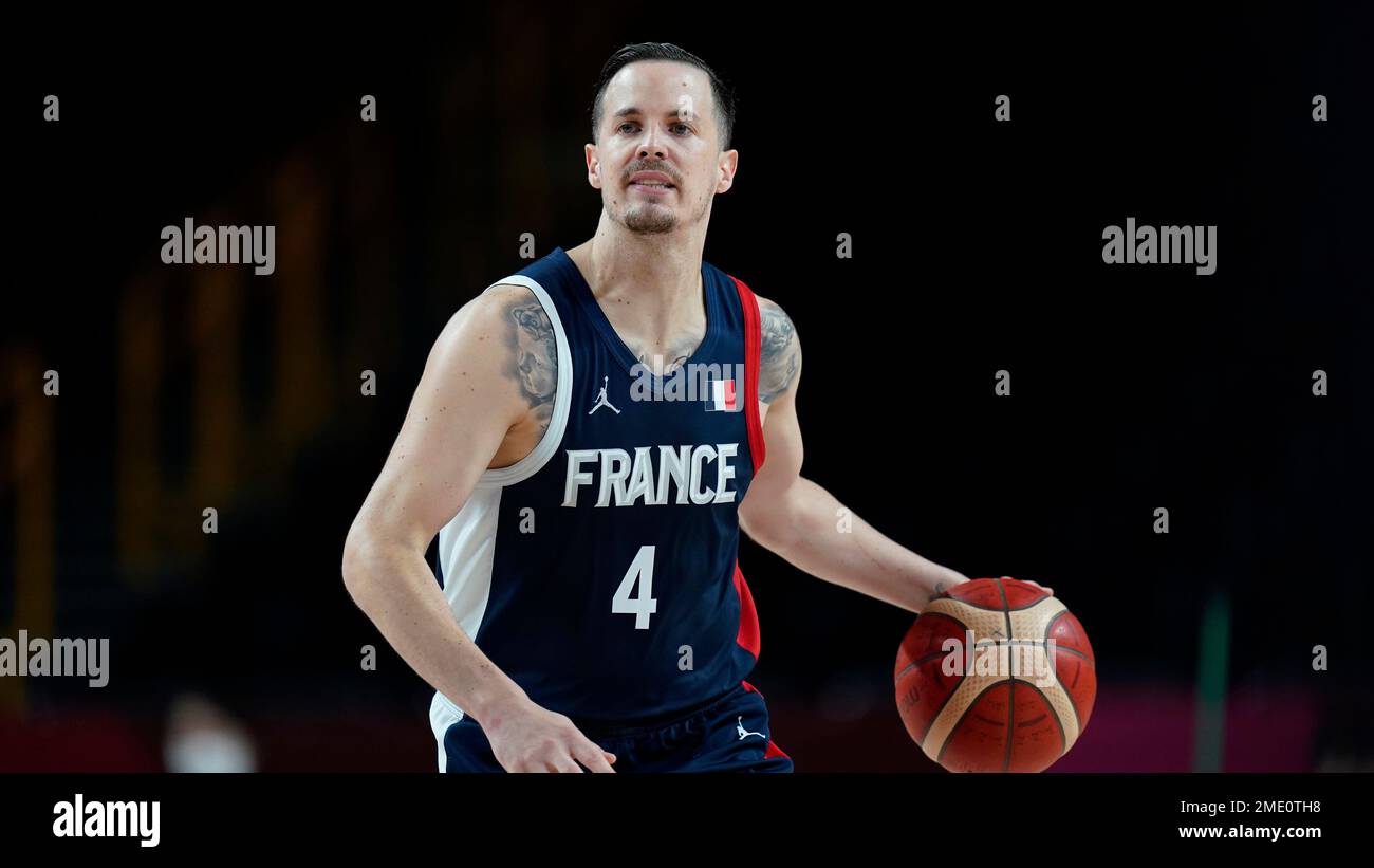 France's Thomas Heurtel (4) during a men's basketball quarterfinal ...
