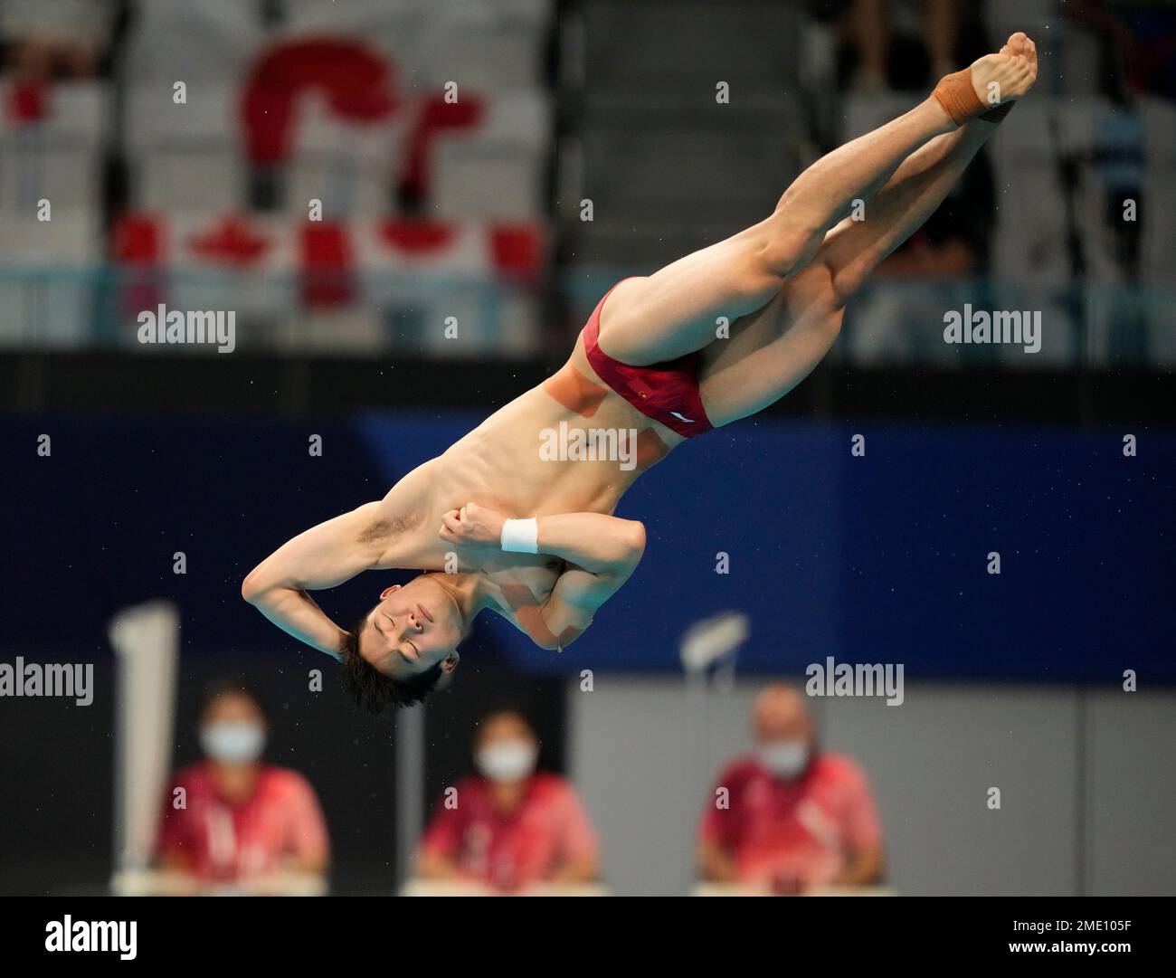 Wang Zongyuan of China competes in men's diving 3m springboard ...