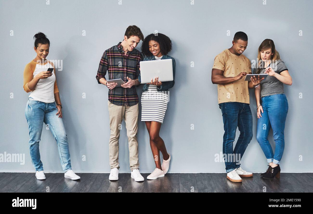 Man entertained with phone hi-res stock photography and images - Alamy