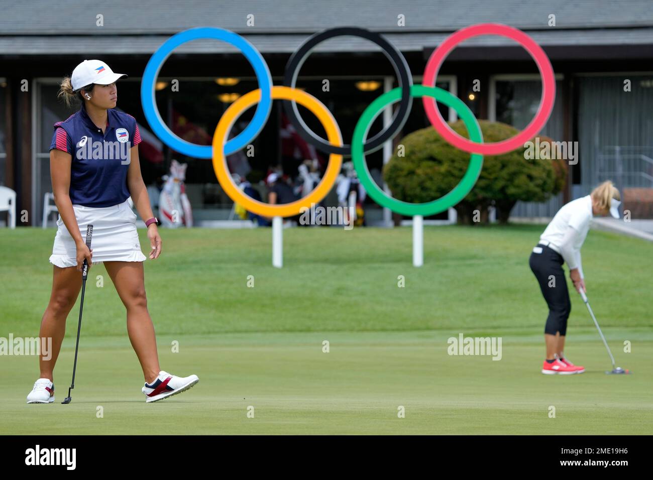 Bianca Pagdanganan, of the Philippines, works on her putting during a ...