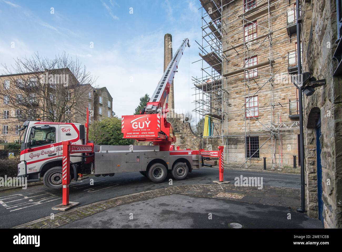 Self erecting tower crane hi-res stock photography and images - Alamy