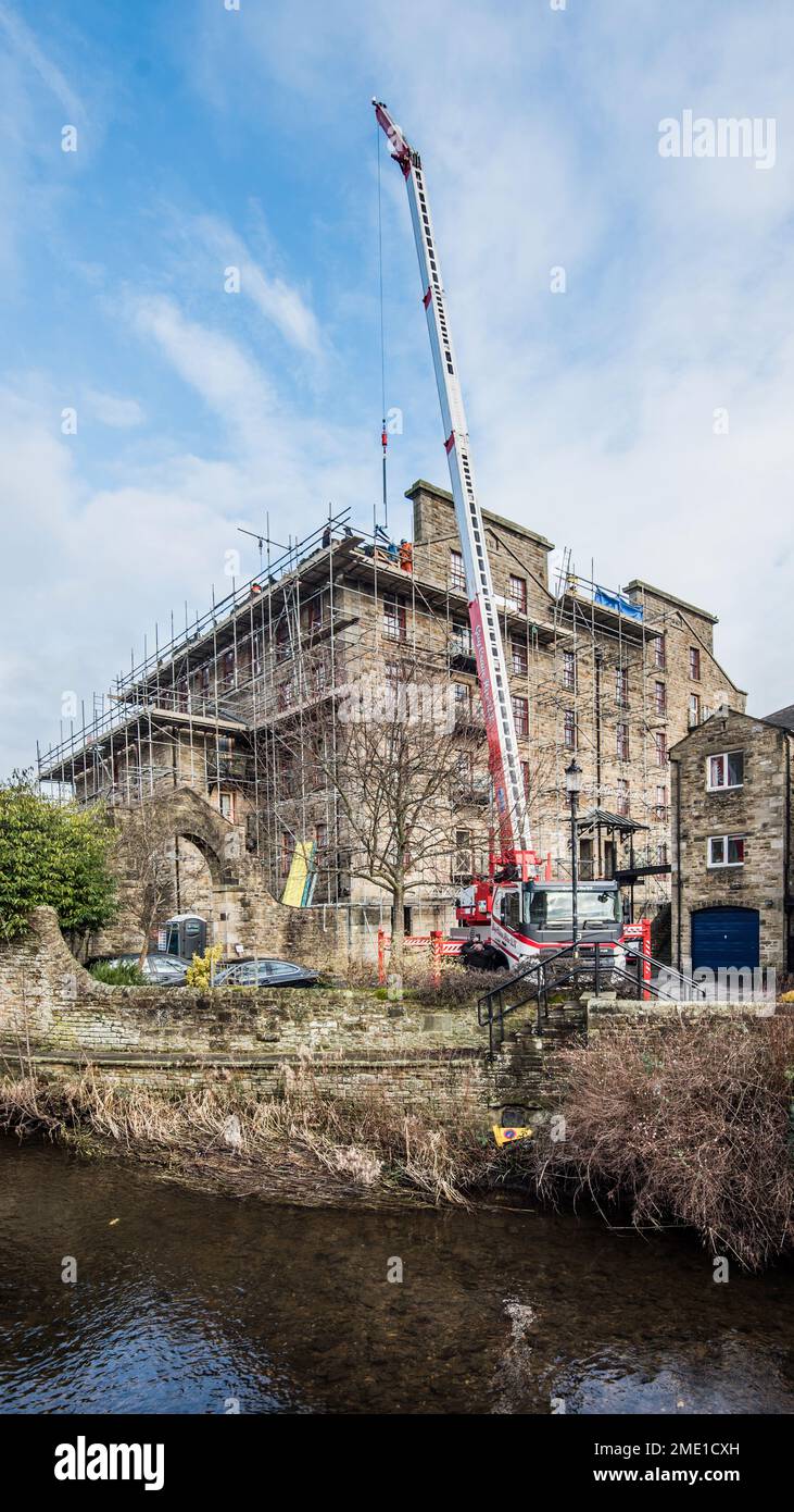 Self erecting tower cranes hi-res stock photography and images - Alamy