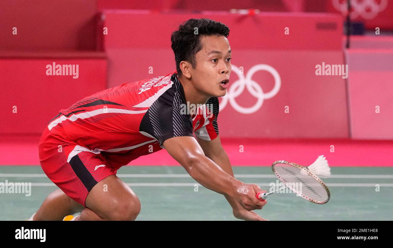 Indonesia's Anthony Sinisuka Ginting competes against China's Chen Long ...