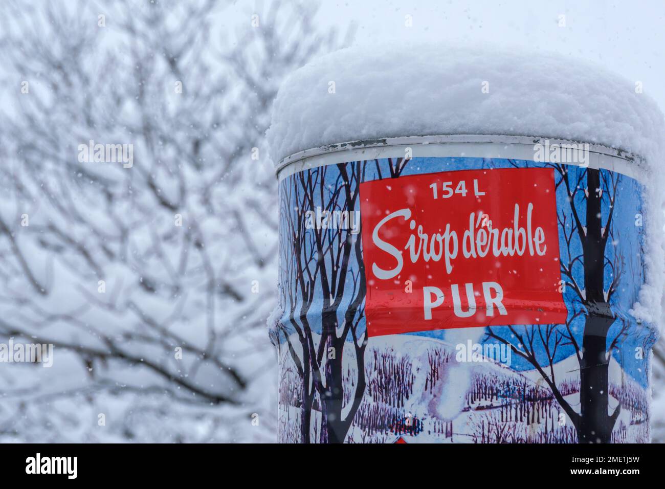 Montreal, CA - 17 December 2022: Giant can of maple syrup (in french ...