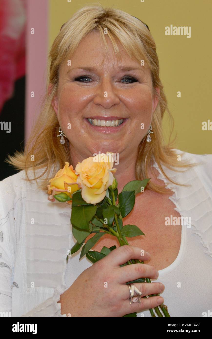 Fern Britton, Hampton Court Palace Flower Show, East Molesey, Surrey ...