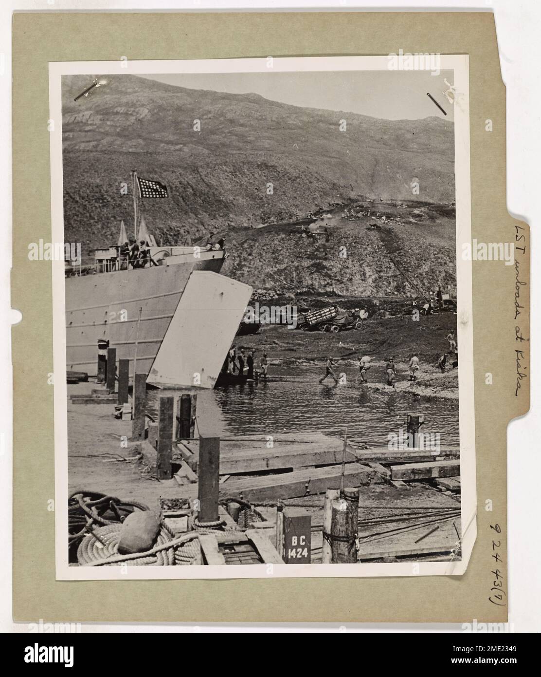 World war ii amphibious operations hi-res stock photography and images ...