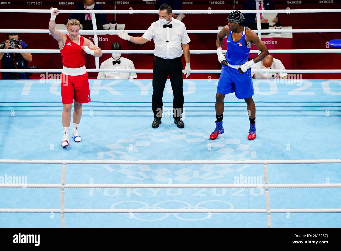 Britain's Lauren Price celebrates after winning her women's ...