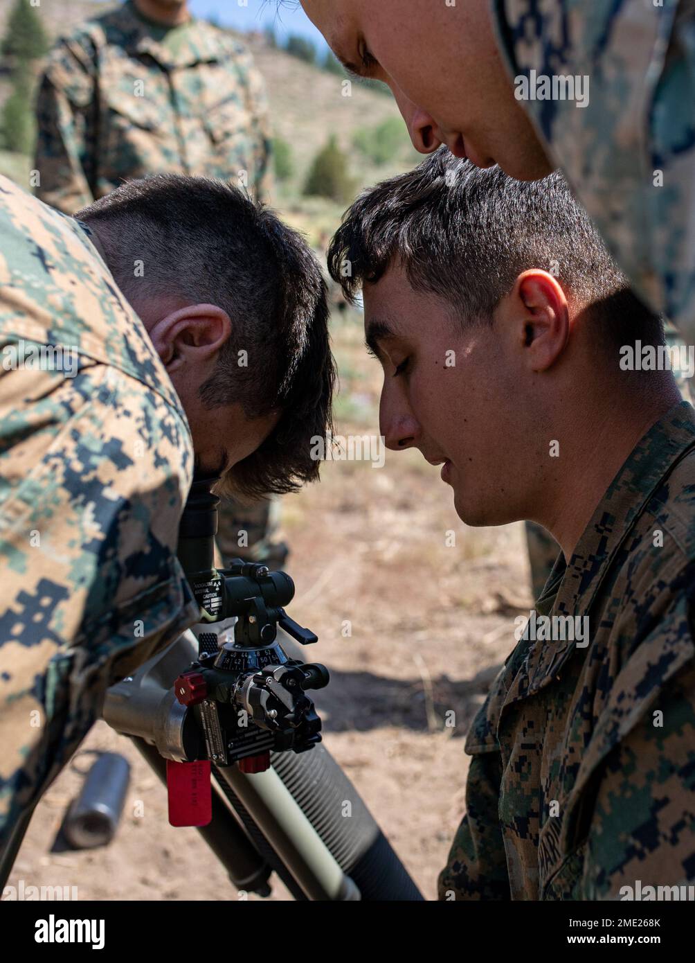 U.S. Marines with Weapons Company, 1st Battalion, 24th Marine Regiment ...