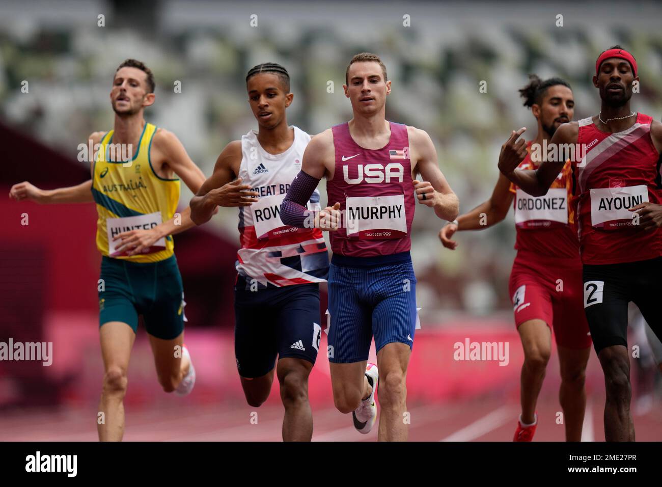 Clayton Murphy, of United States, wins a heat in the men's 800-meter ...