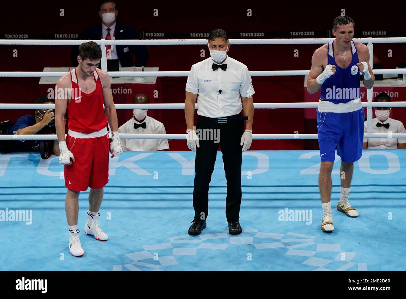Georgia's Eskerkhan Madiev, left, and Andrei Zamkovoi, of the Russian ...