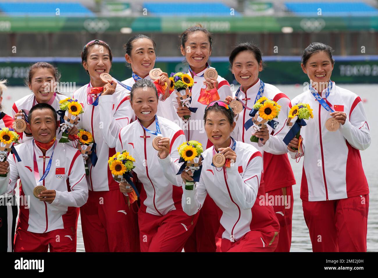 Wang Zifeng, Wang Yuwei, Xu Fei, Miao Tian, Zhang Min, Ju Rui, Li Jingjing, Guo Linlin, and ...