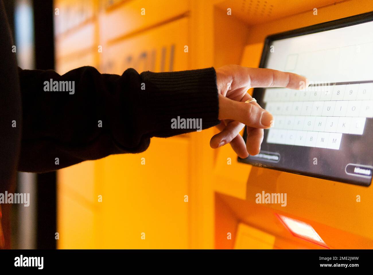 Automatic pointing system hi-res stock photography and images - Alamy