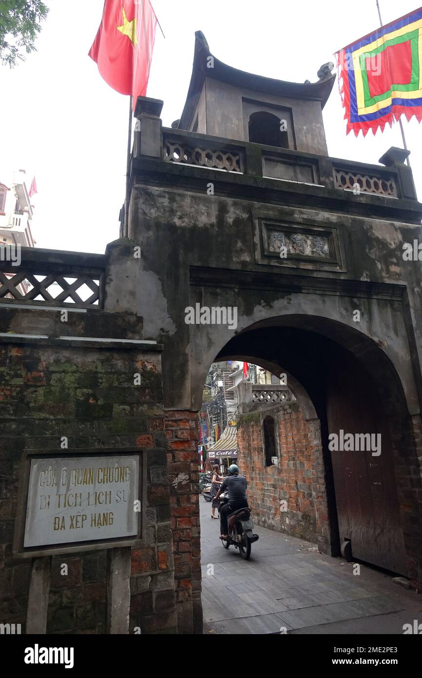 Old city gate, old quarter, Hanoi, Hà Nội, Vietnam, Asia Stock Photo ...