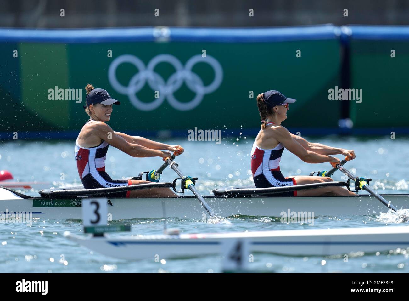 Laura Tarantola and Claire Bove of France compete in the lightweight ...