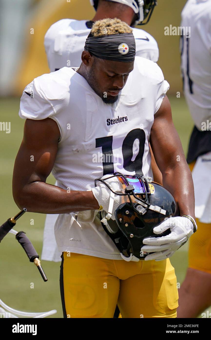 Pittsburgh Steelers wide receiver JuJu Smith-Schuster (19) during an ...