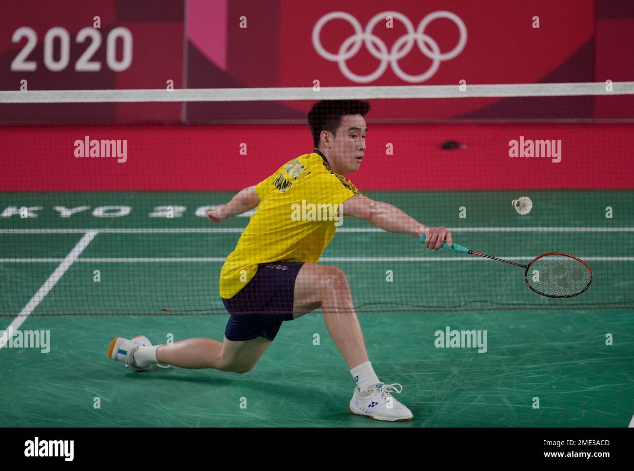 Kantaphon Wangcharoen of Thailand competes against Britaain's Toby ...