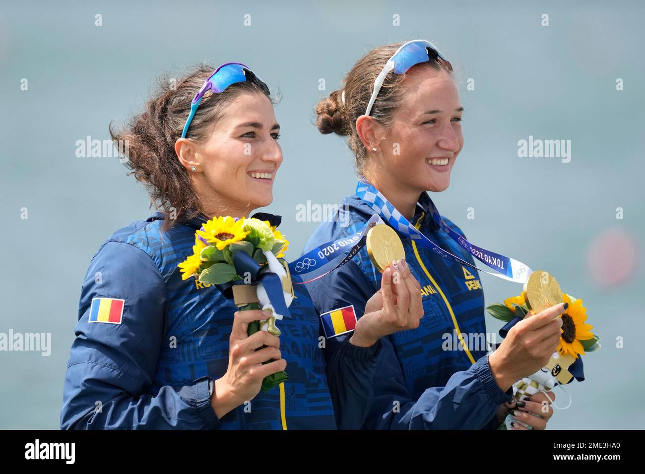 Gold medalists Ancuta Bodnar and Simona Radis of Romania pose after ...