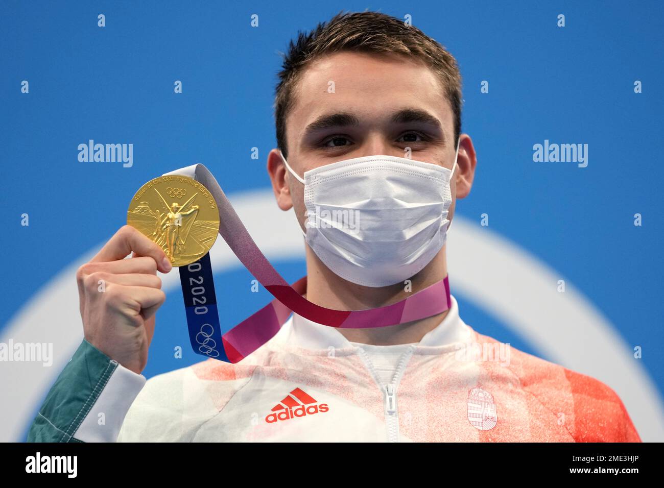 Kristof Milak of Hungary poses with his gold medal for the men's 200 ...