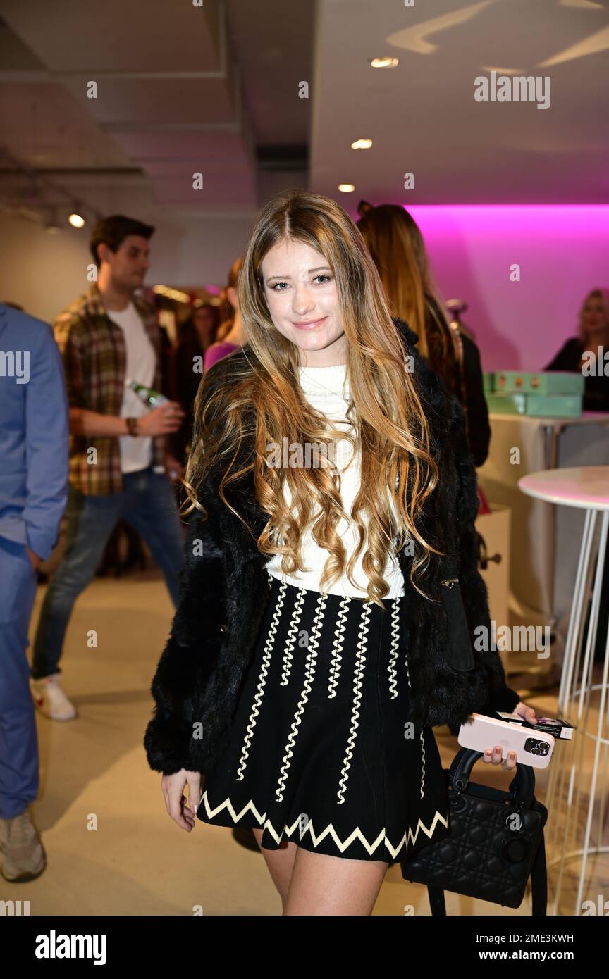 Joya Theresa aka joyatheresa beim Mates Date Influencer Event auf der ...