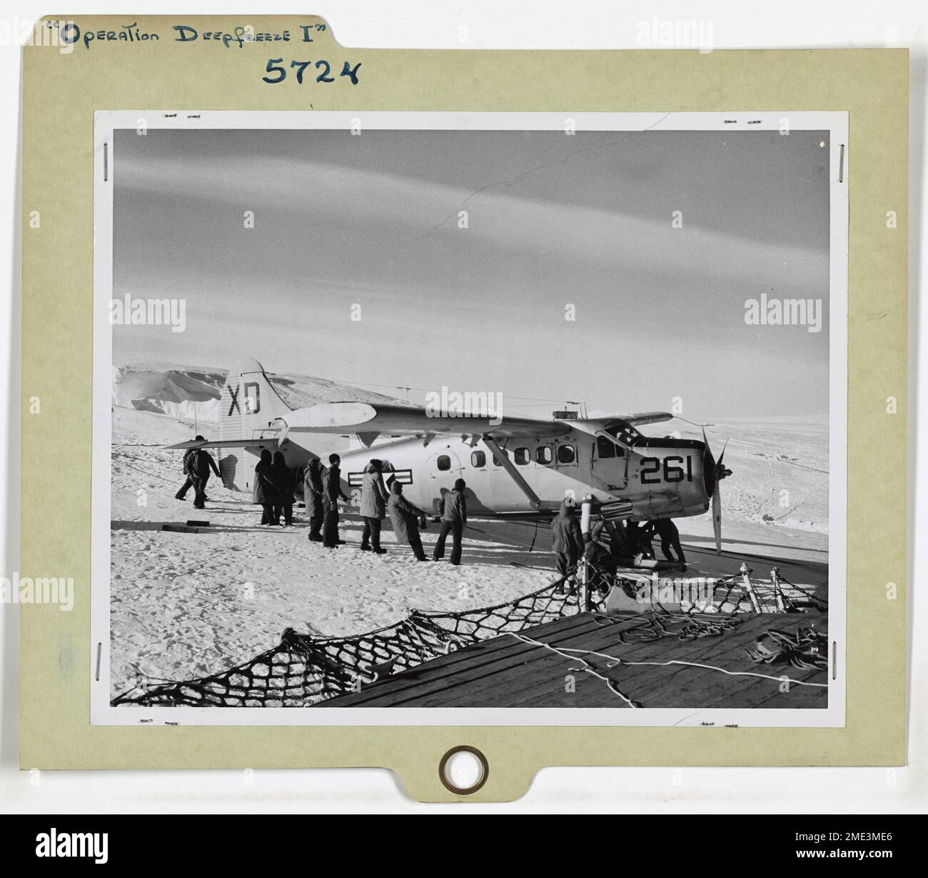 Plane rescue hi-res stock photography and images - Alamy