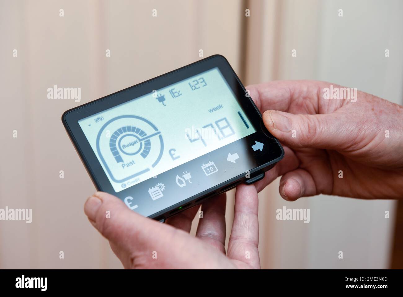 Smart meter screen hi-res stock photography and images - Alamy