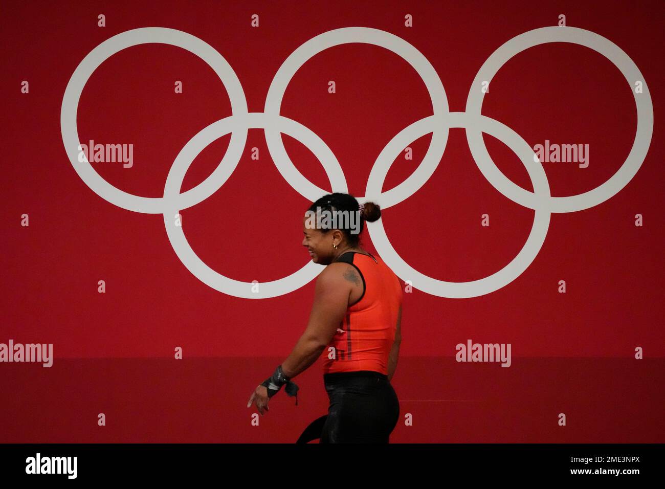 Mercedes Isabel Mercedes Perez Tigrero of Colombia cries after dropping ...