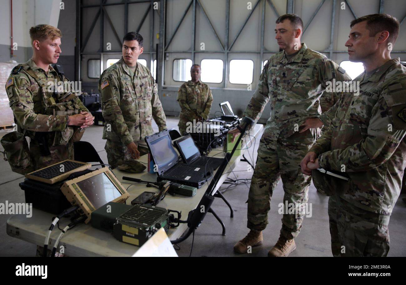 Members from the 3rd Squadron, 2nd Cavalry Regiment HHT CR S6 unit ...