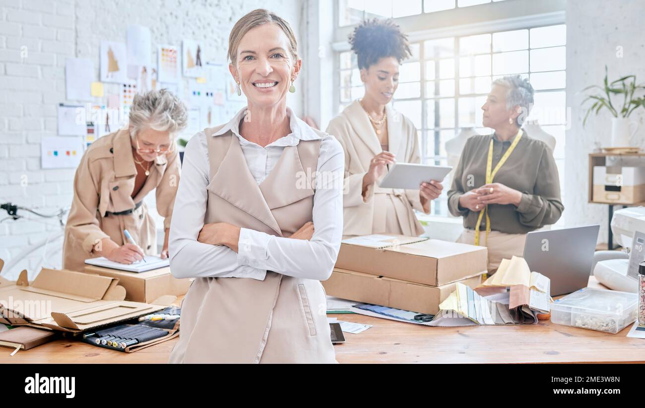 Logistic team collaboration hi-res stock photography and images - Alamy