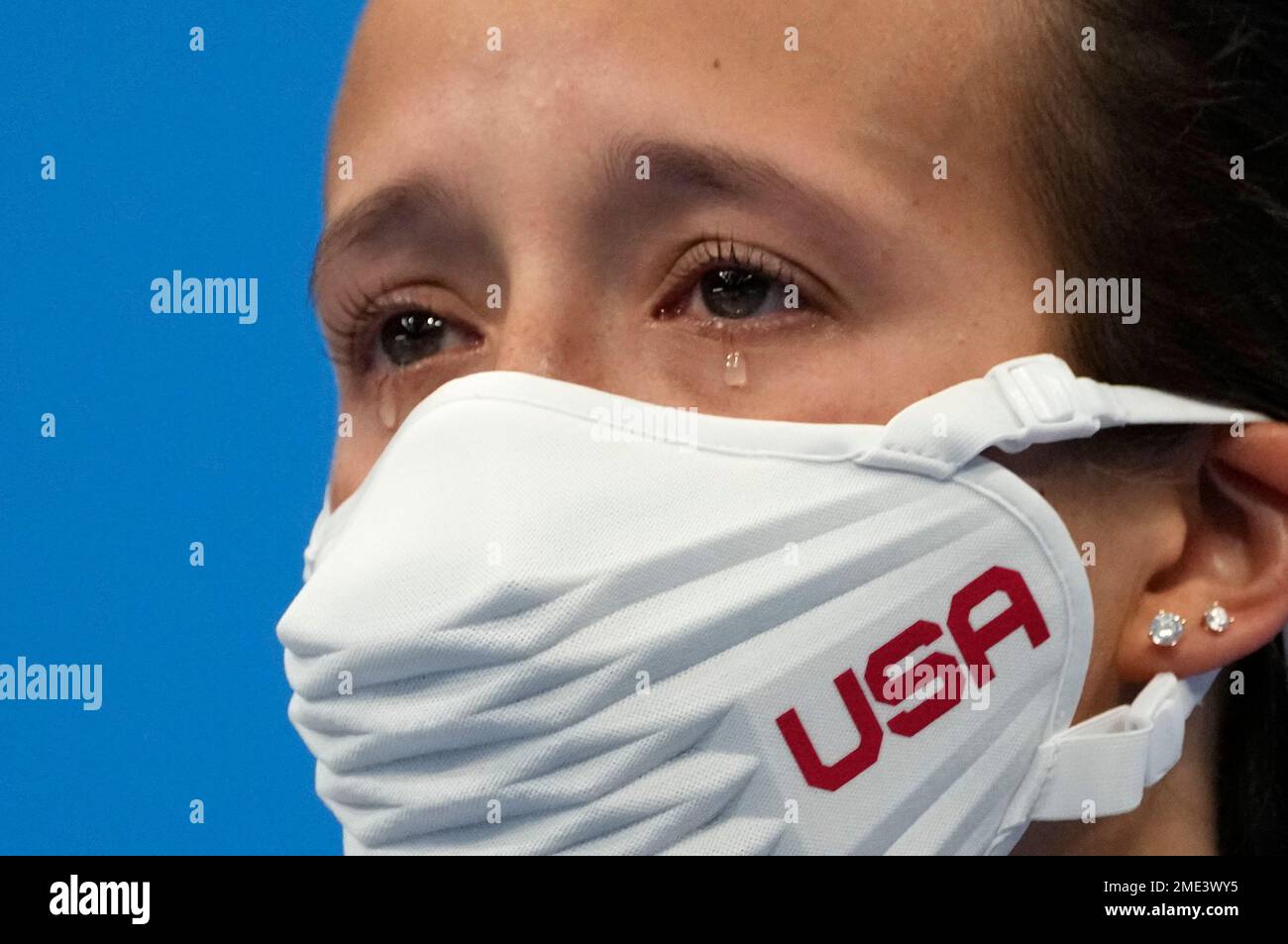 Jessica Parratto, of the United States, reacts after winning a silver ...
