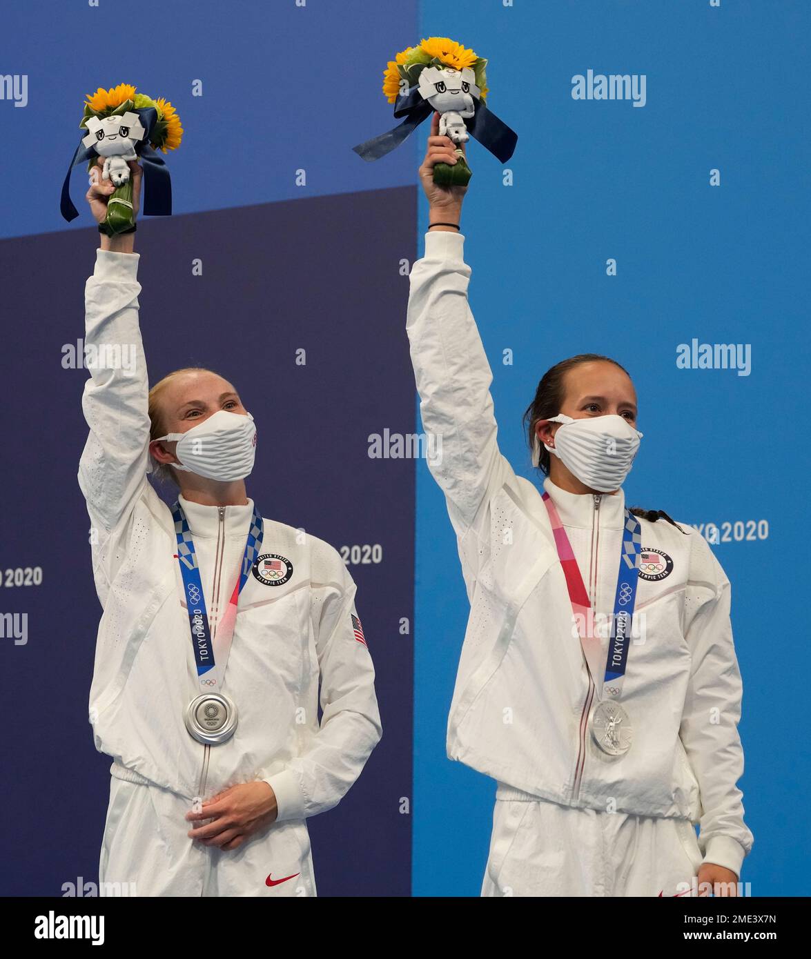 Jessica Parratto and Delaney Schnell of the United States' react after ...