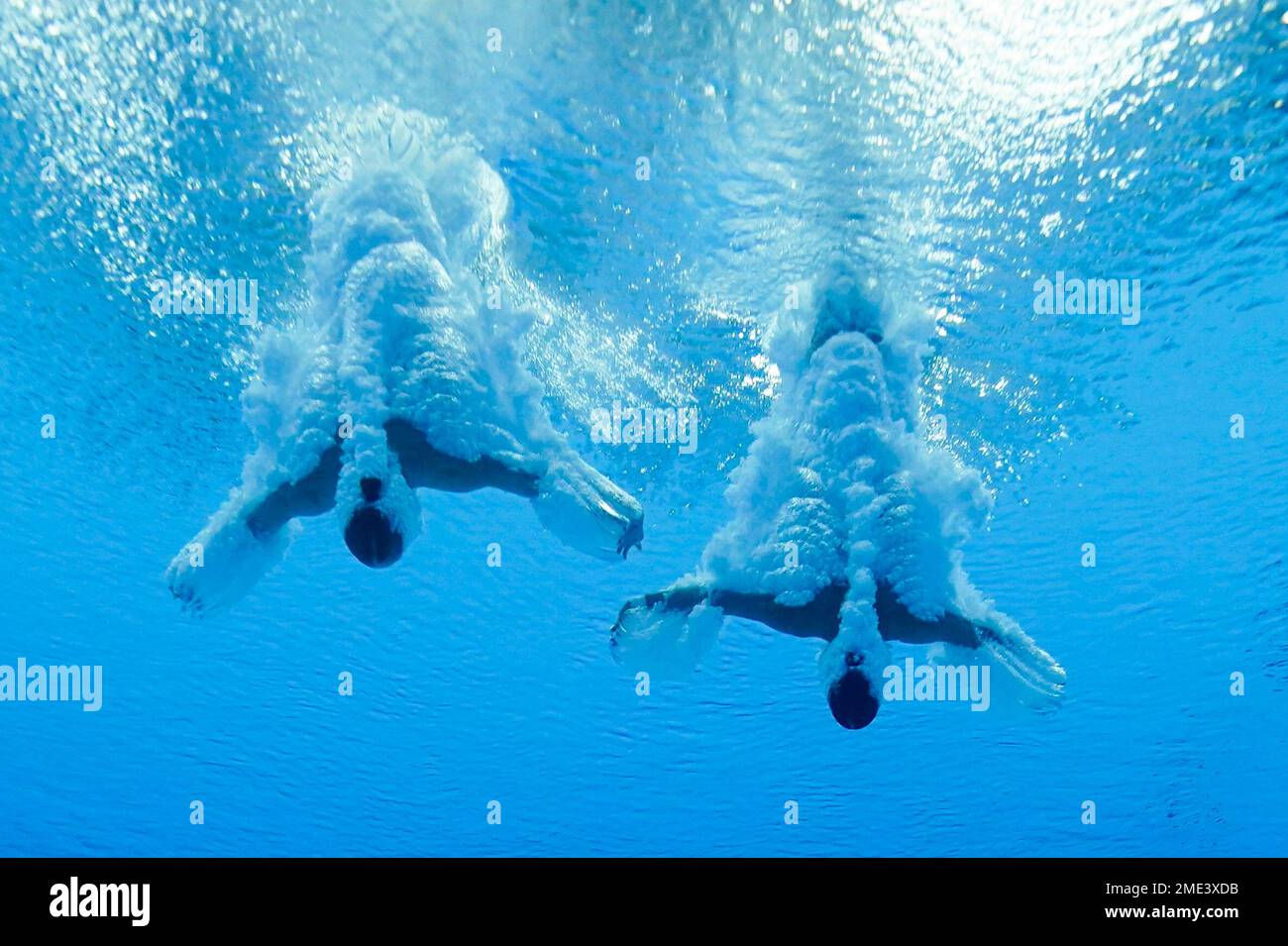 Jessica Parratto and Delaney Schnell of the United States compete ...