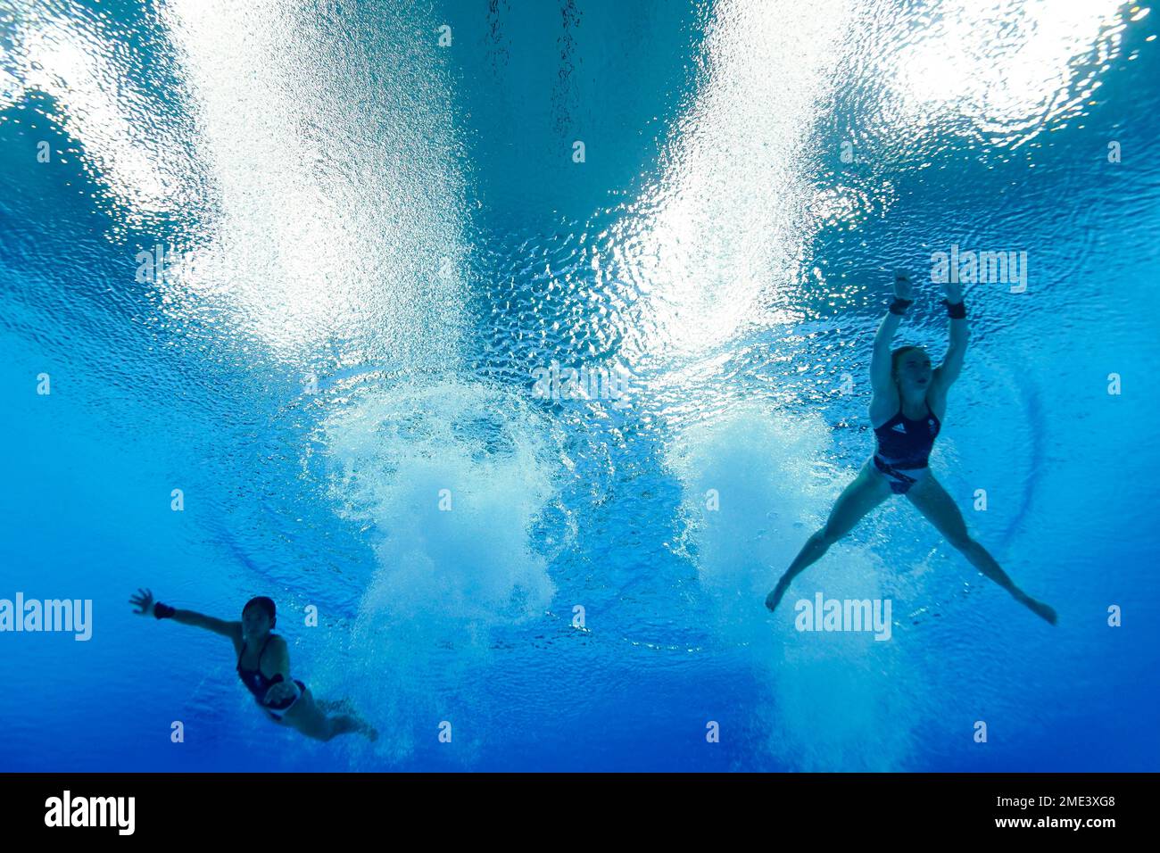 Eden Cheng and Lois Toulson of Great Britain compete during the women's ...