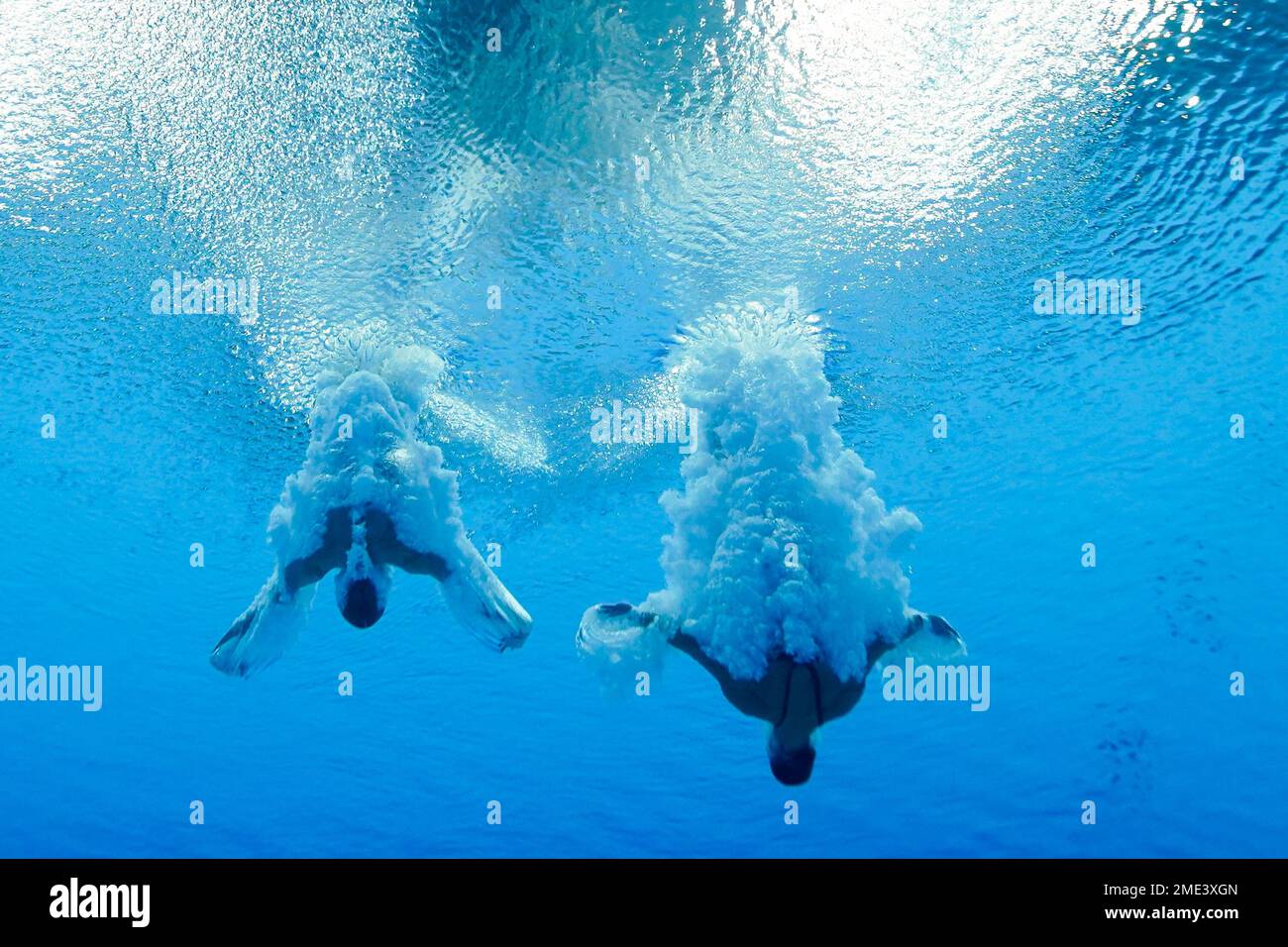 Jessica Parratto and Delaney Schnell of the United States compete ...