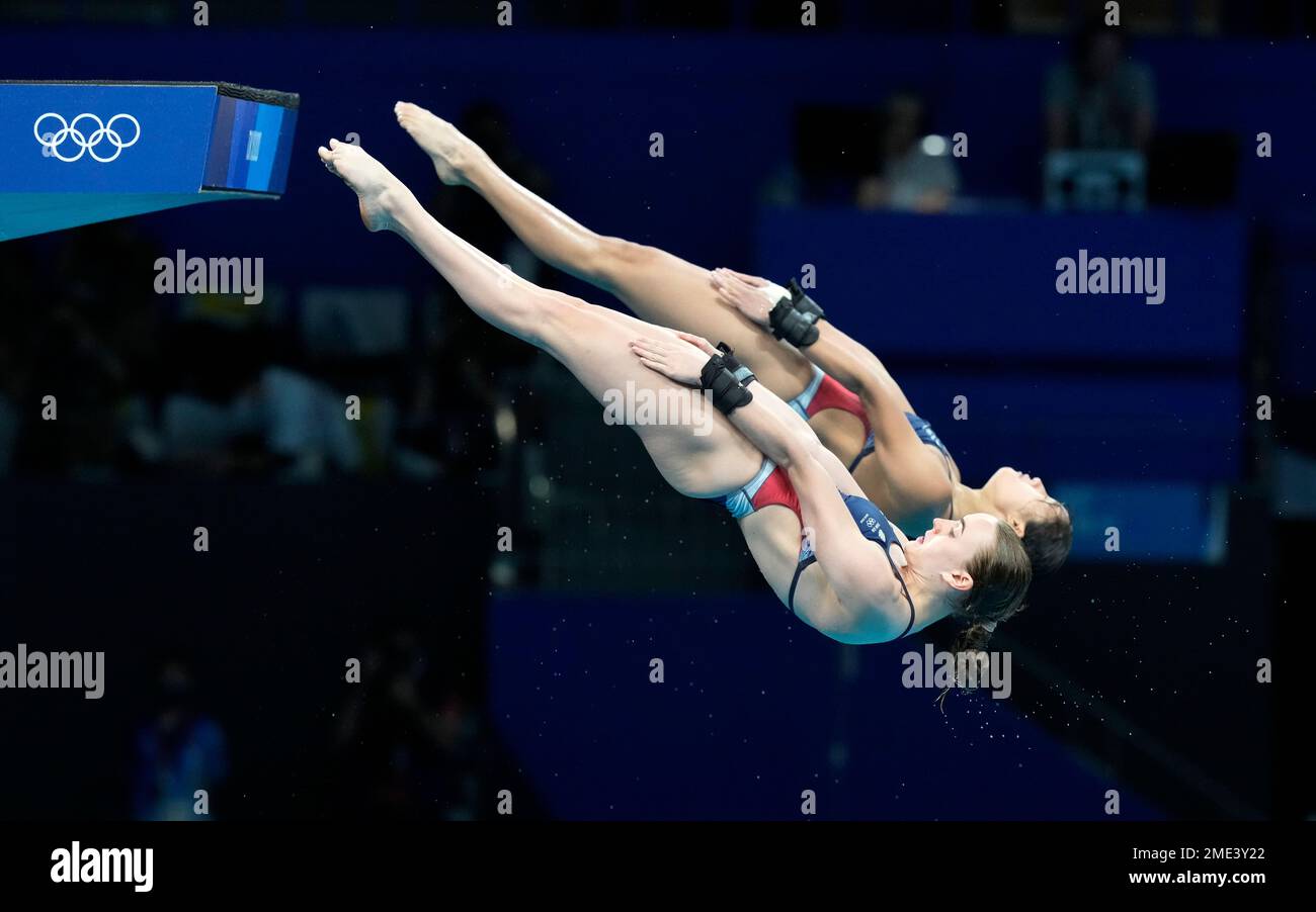 Eden Cheng and Lois Toulson of Britain compete during the women's ...