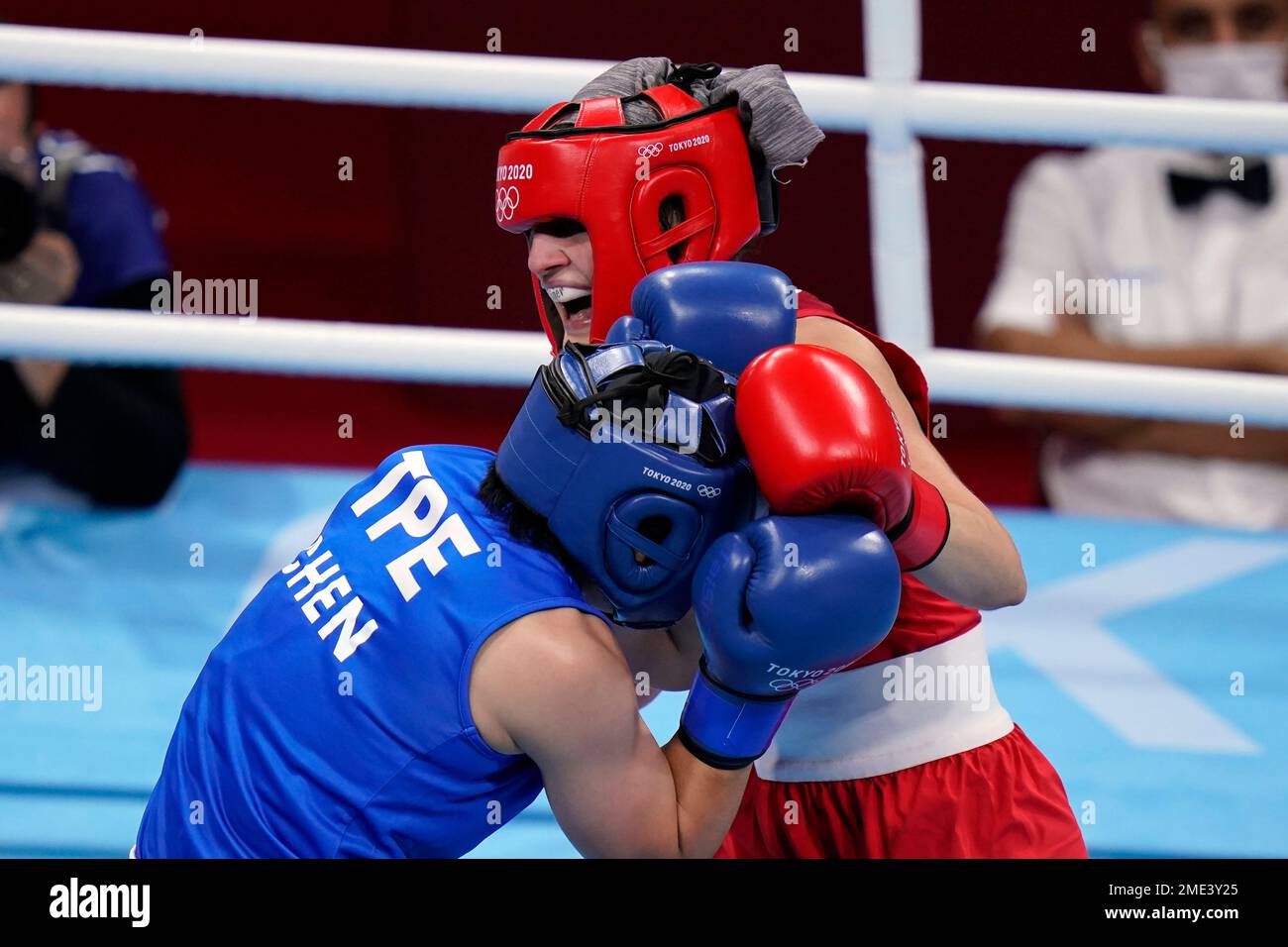 Nien-Chin Chen, of Chinese Taipei, left, and Italy's Angela Carini ...