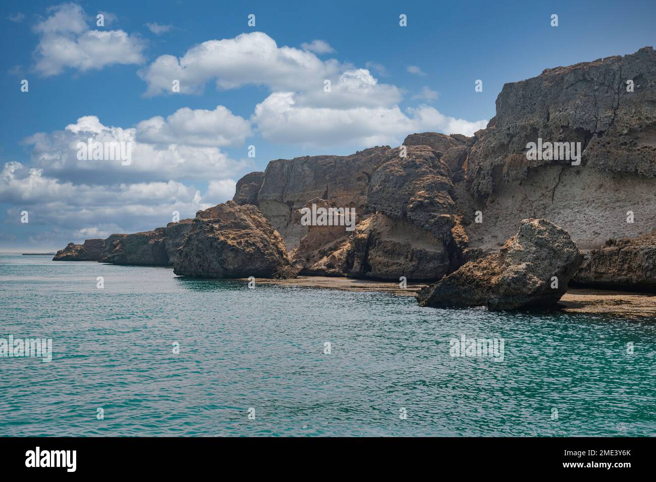 Saudi Arabia, Jazan Province, Coastal cliffs and outcrops in Farasan ... Saudi Arabia, Jazan Province, Coastal cliffs and outcrops in Farasan ...