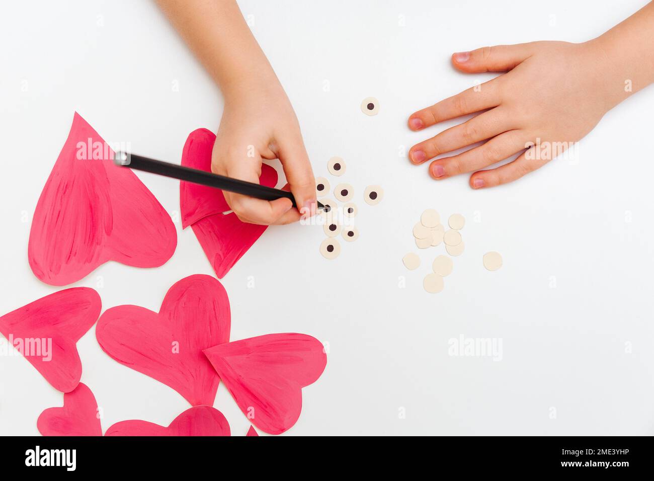 How to make cute paper heart for Valentines day. Children art project ...