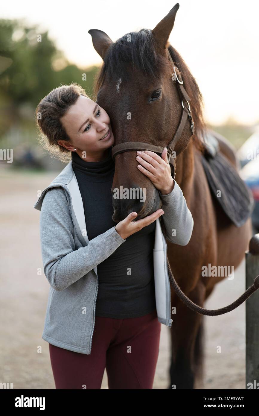 Horse people hugging hi-res stock photography and images - Alamy