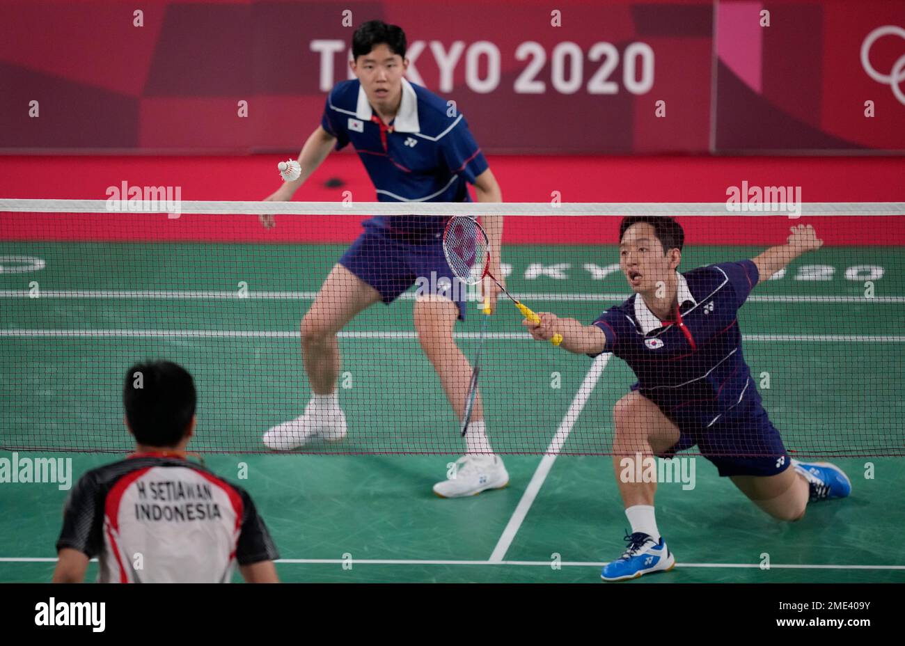 South Korea's Choi Sol-gyu and Seo Sung-jae play against Indonesia's ...