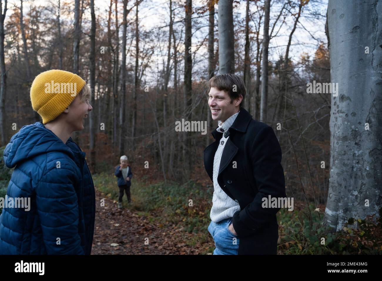 Child listening in forest hi-res stock photography and images - Alamy
