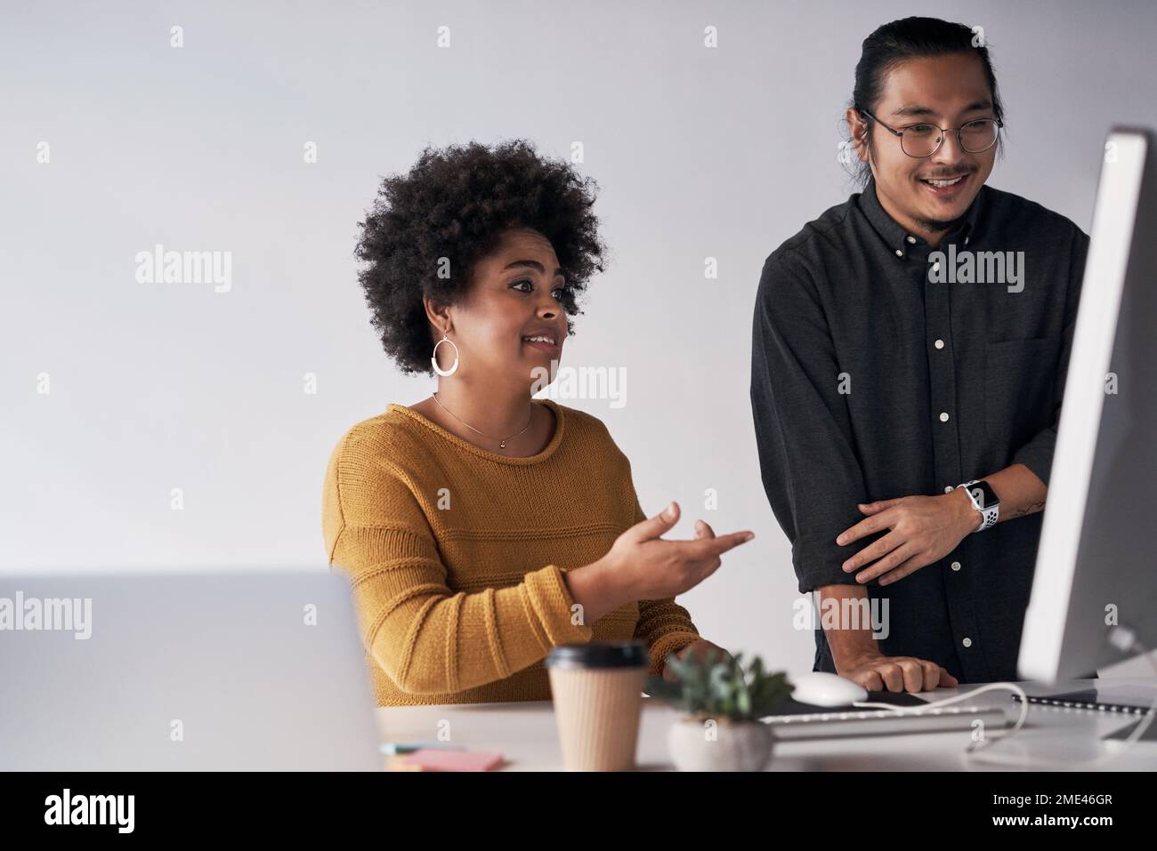 Coworkers office hi-res stock photography and images - Alamy