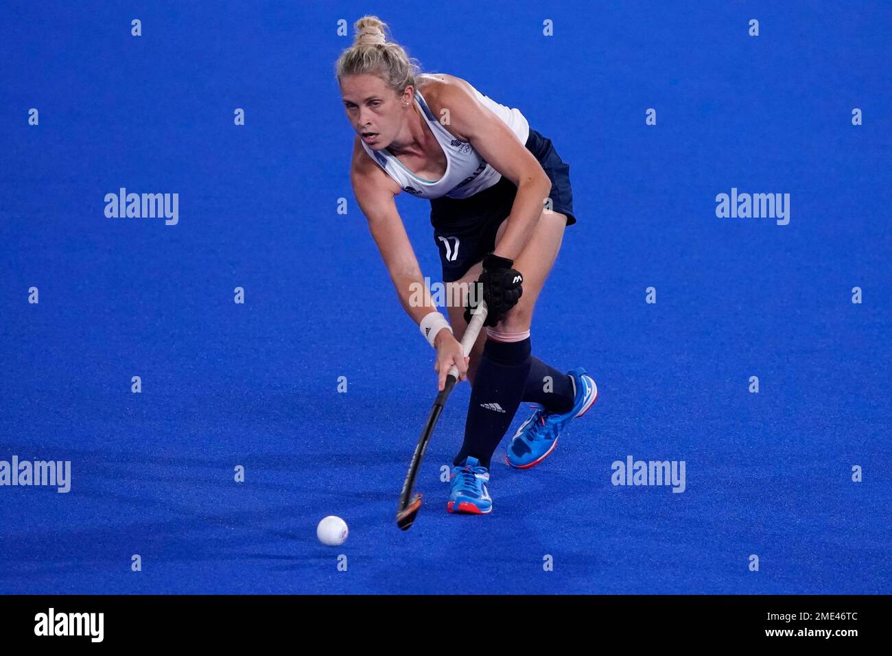 Great Britain's Leah Julia Wilkinson (17) passes against South Africa ...