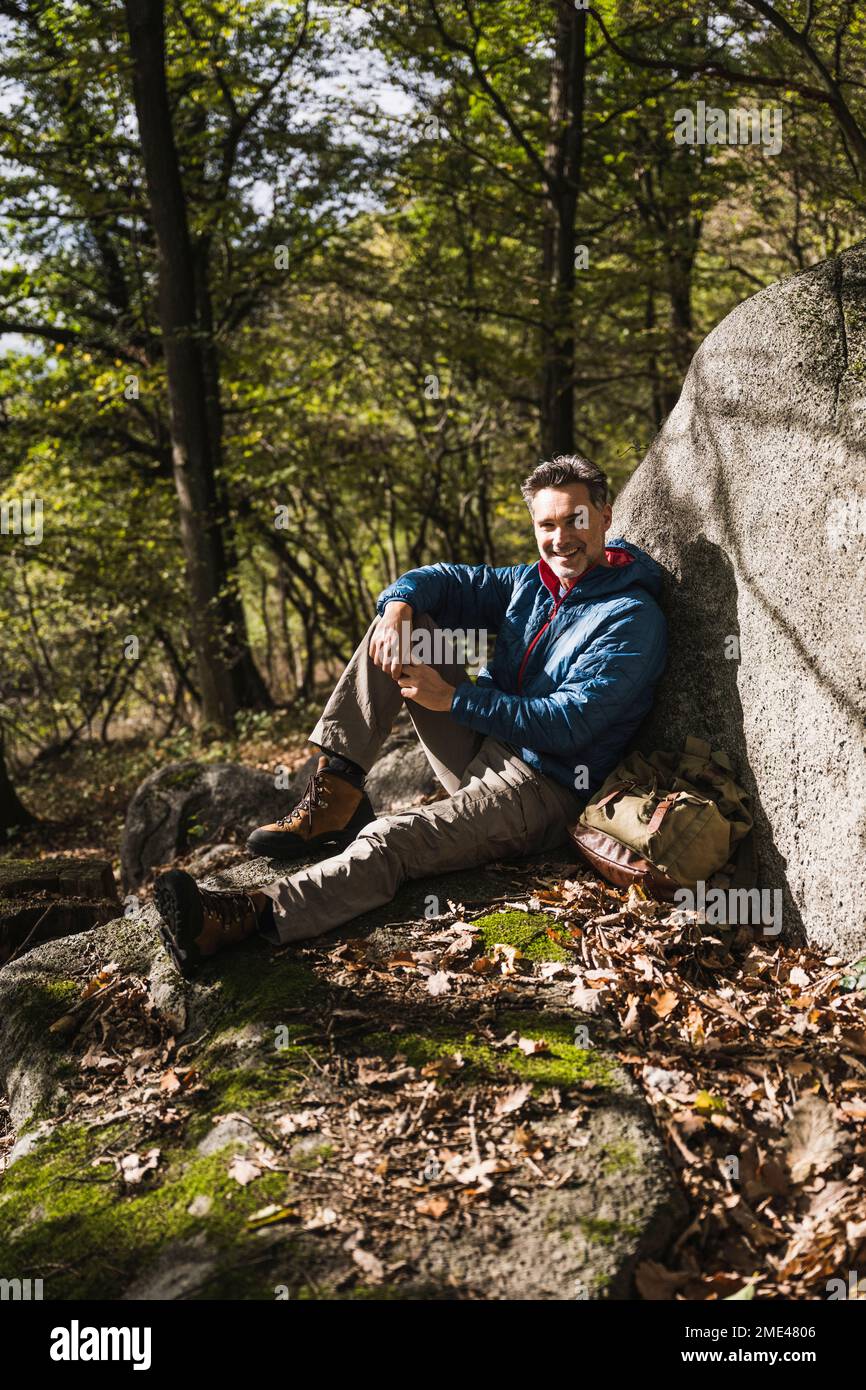 Environment hiker forest man hi-res stock photography and images - Alamy