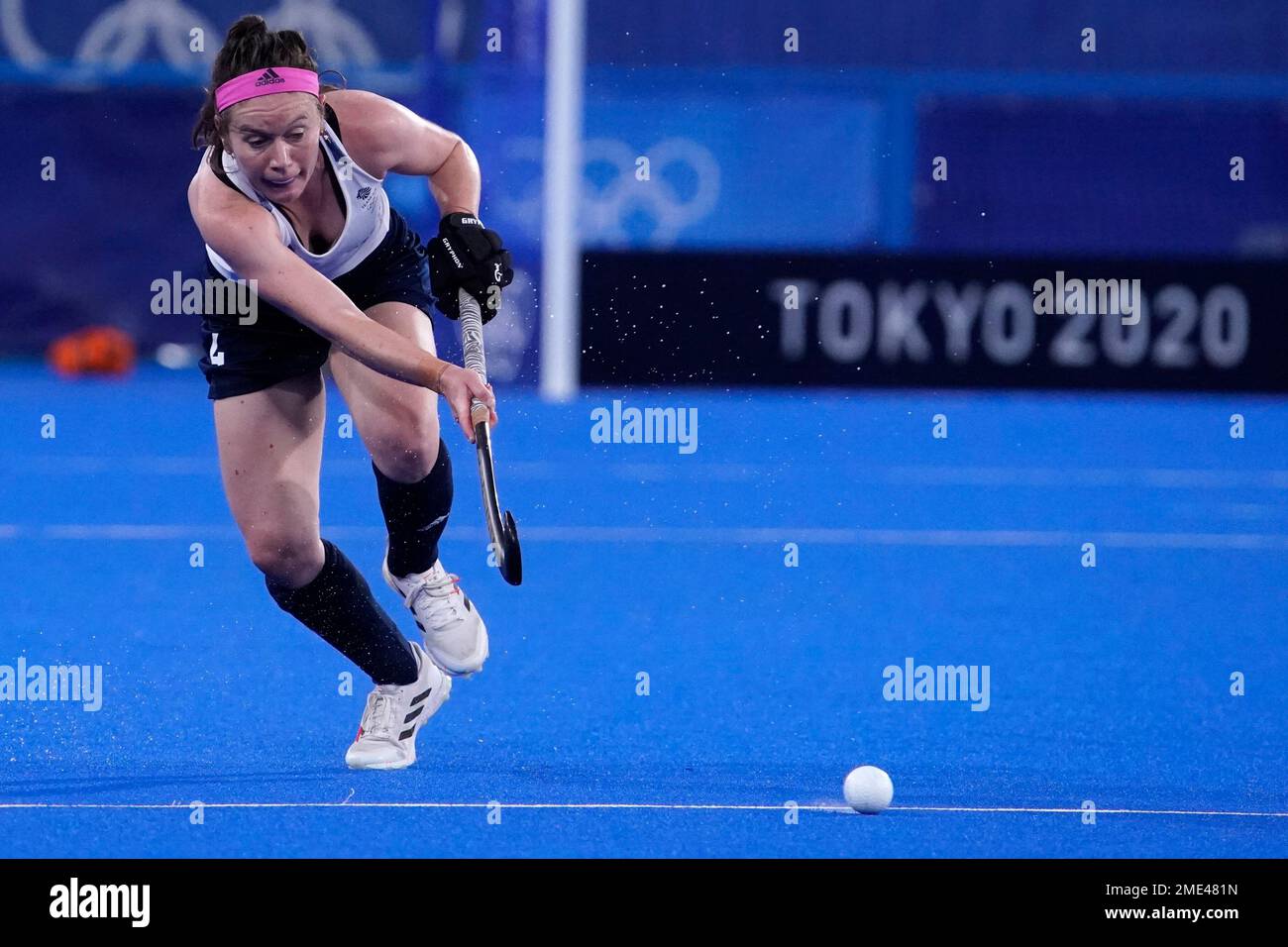 Great Britain's Laura Unsworth (4) passes against South Africa during a ...